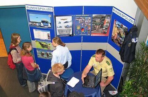 Binea - Bildungsmesse Neckar-Alb 2007 - Bilder - Reutlinger General ...