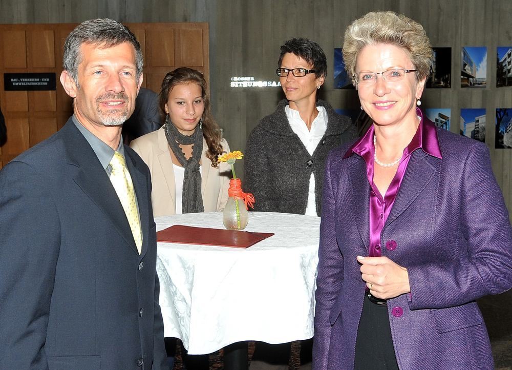 Künftig heißt es: »Weiß der Geier« - Reutlingen - Reutlinger General ...