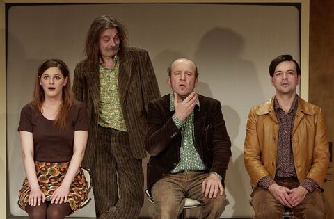 Angela Ferkel und Erdmännchen - Kultur regional - Reutlinger General ...