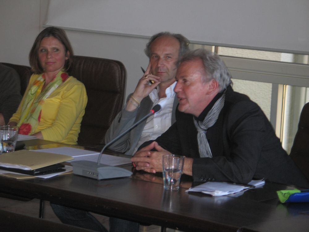 Familienzentrum: Schimpfen, spinnen, schaffen - Neckar + Erms ...