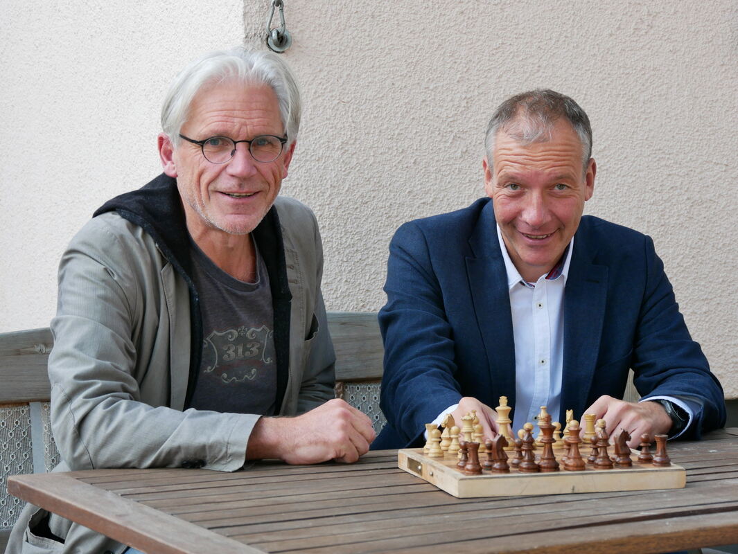 Schlagabtausch am Schachbrett - Kultur regional - Reutlinger General ...