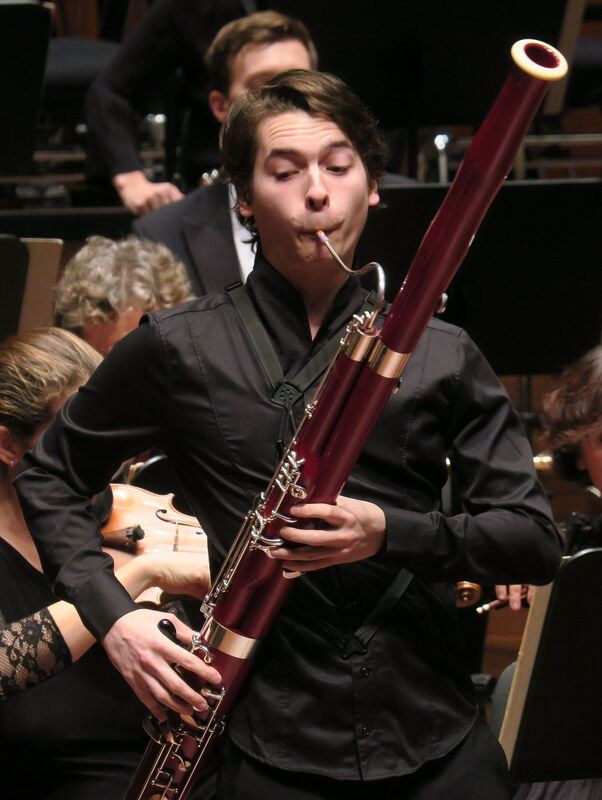 Jungstar am Holzrohr: Fagottist Theo Plath als Solist - Kultur regional ...