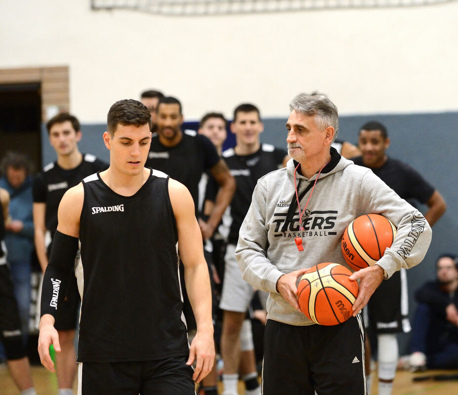 Erstes Pflichtspiel mit Kämpf - Tigers Tübingen Basketball - Reutlinger ...