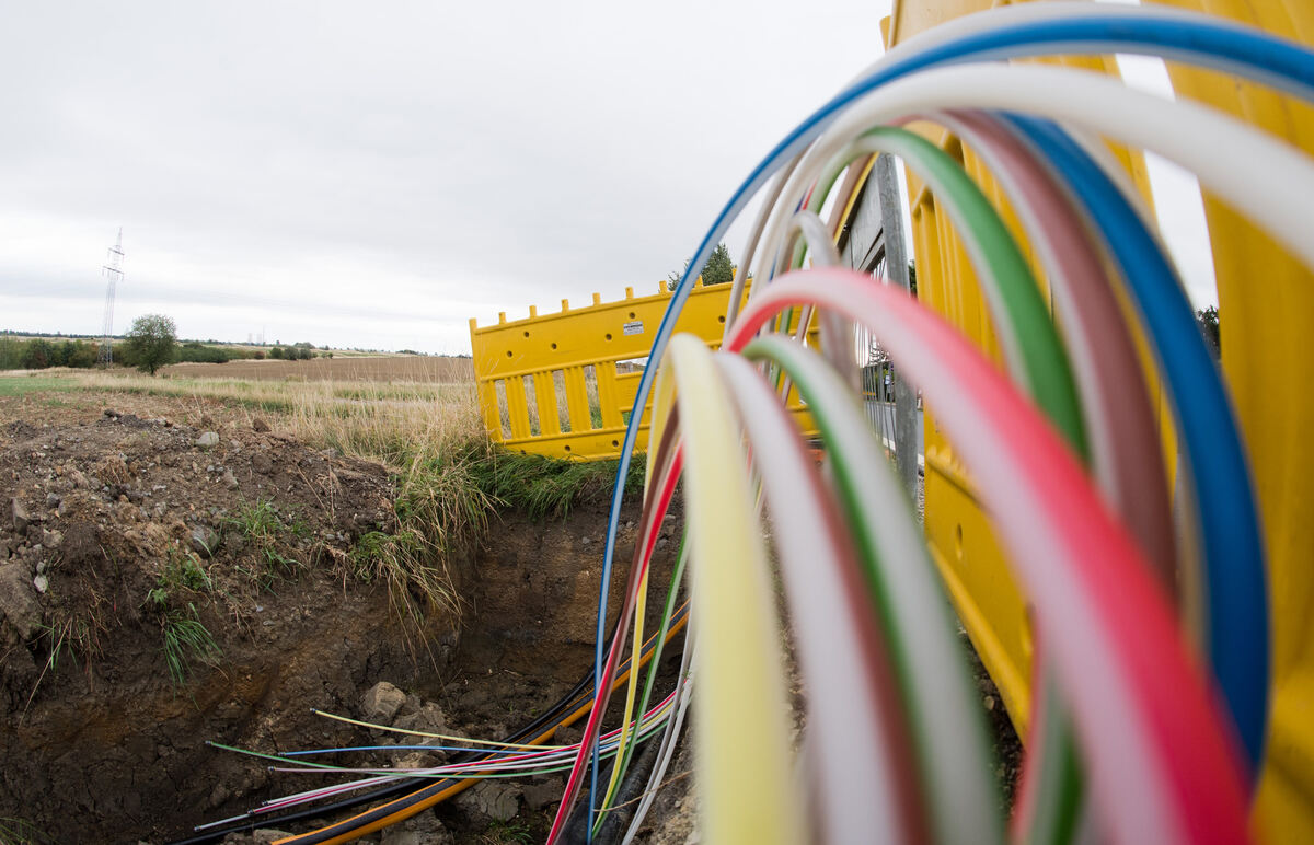 Deutsche Glasfaser im Steinlachtal: Wie die Glasfaser nun ins Haus ...