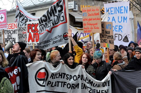 Protest gegen AfD-Neujahrsempfang: Rund 400 Teilnehmer - Reutlingen ...