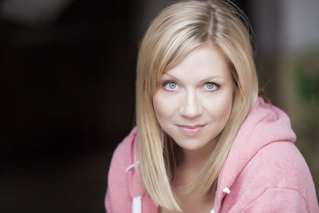 Kabarett-Tage in Dettingen: Bissig bis gemütlich - Neckar + Erms ...