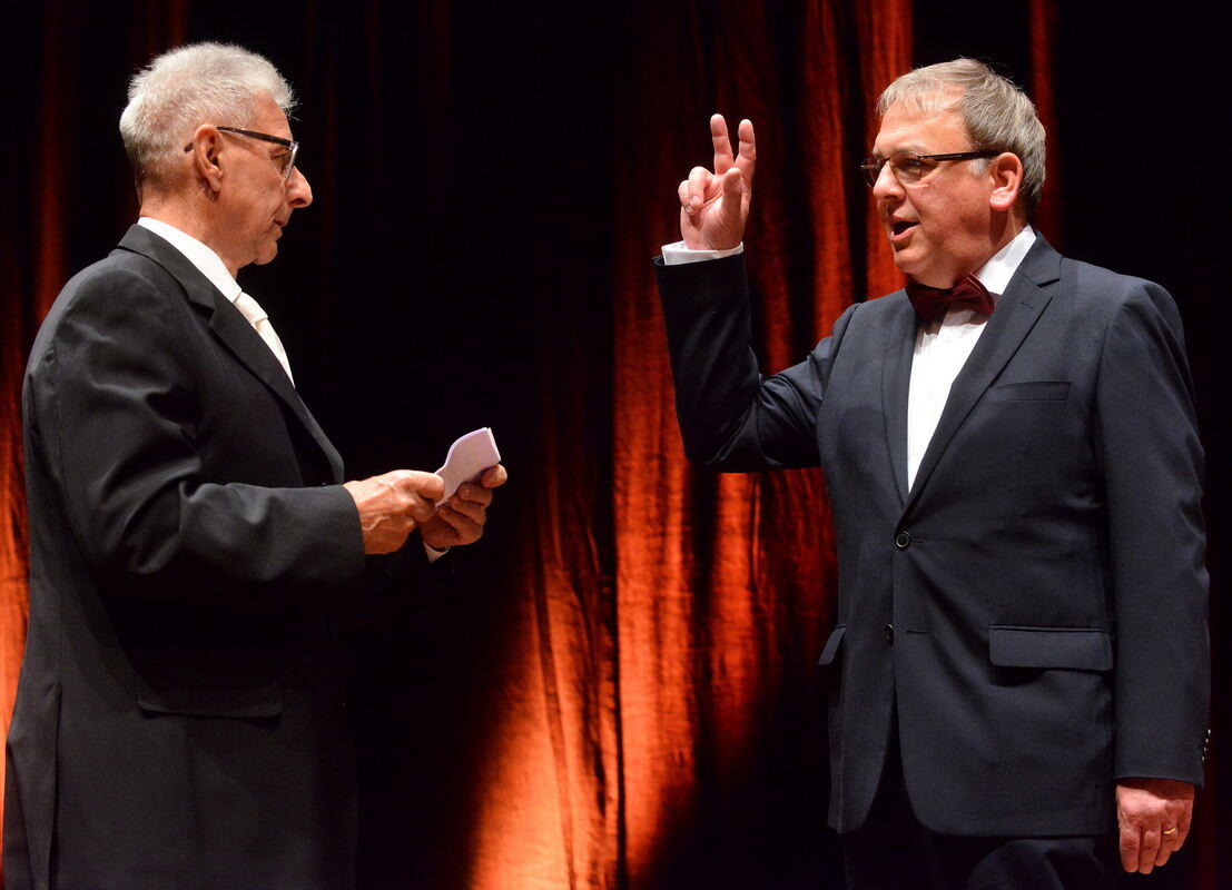 Thomas Keck als neuer Reutlinger OB vereidigt - Reutlingen - Reutlinger ...