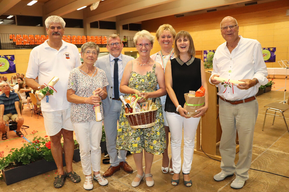 25 Jahre Städtepartnerschaft: 90 Gäste aus Ungarn in Münsingen ...