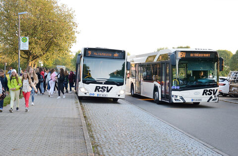 Neues Reutlinger Stadtbusnetz beschert Schülern aufregende ...