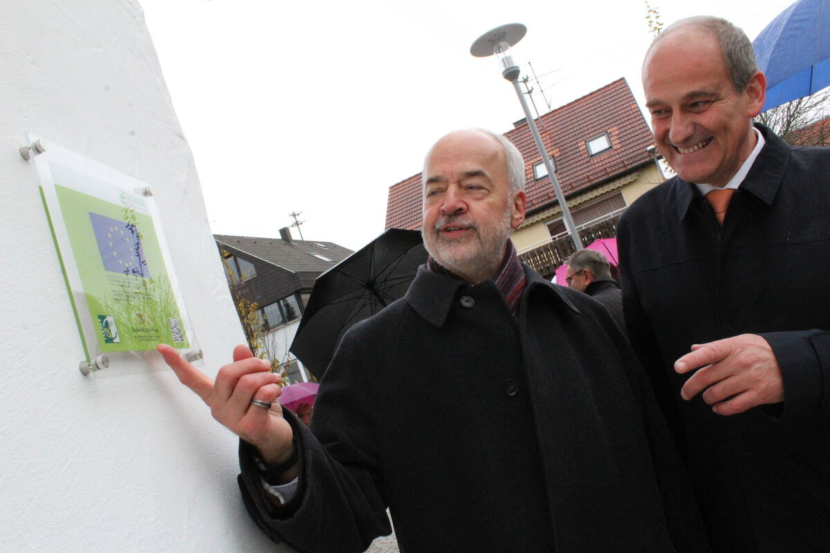 Undingens neue Ortsmitte ist fertig - Trochtelfingen - Reutlinger ...