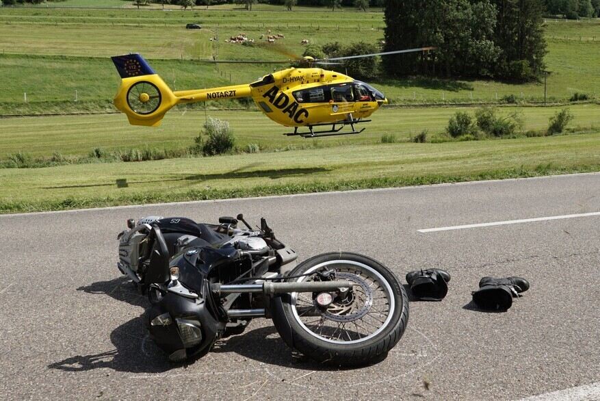 Hubschraubereinsatz nach Unfall bei Gomadingen - Bilder - Reutlinger General-Anzeiger - gea.de