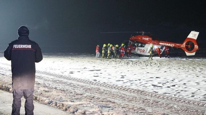 Hubschraubereinsatz nach Unfall bei Münsingen: Zwei Schwerverletzte - Blaulicht-News ...