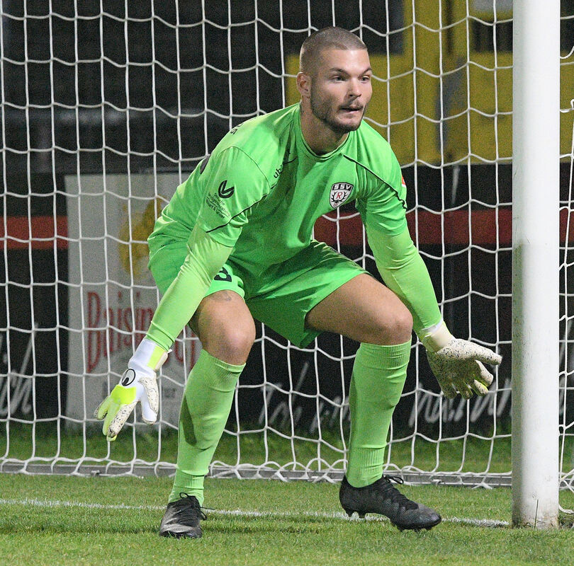 Talente Zemmer und Meixner unterschreiben Verträge beim SSV Reutlingen ...