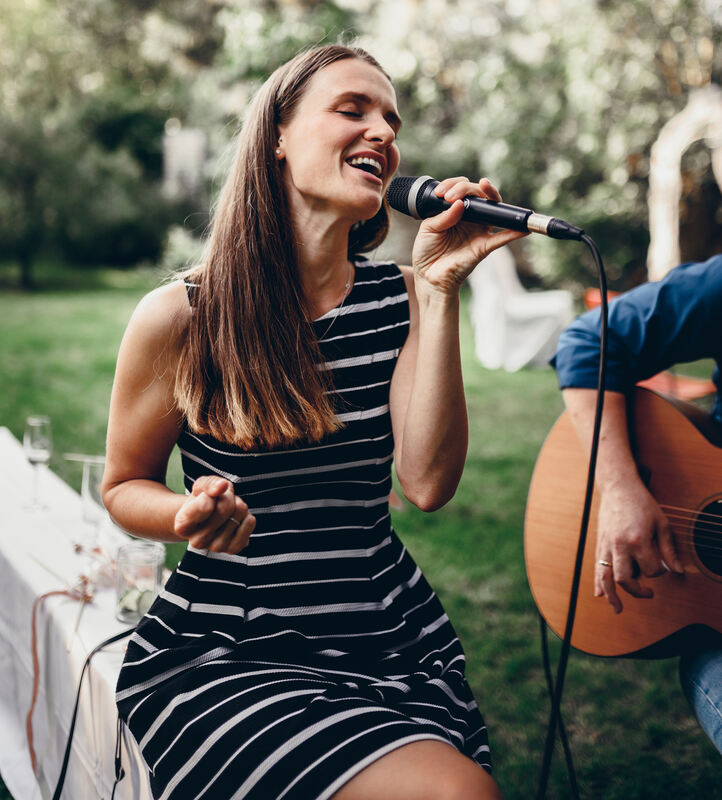 Ex-Sängerin Debbie Rockt: Reutlingerin Sofia Stark startet als ...