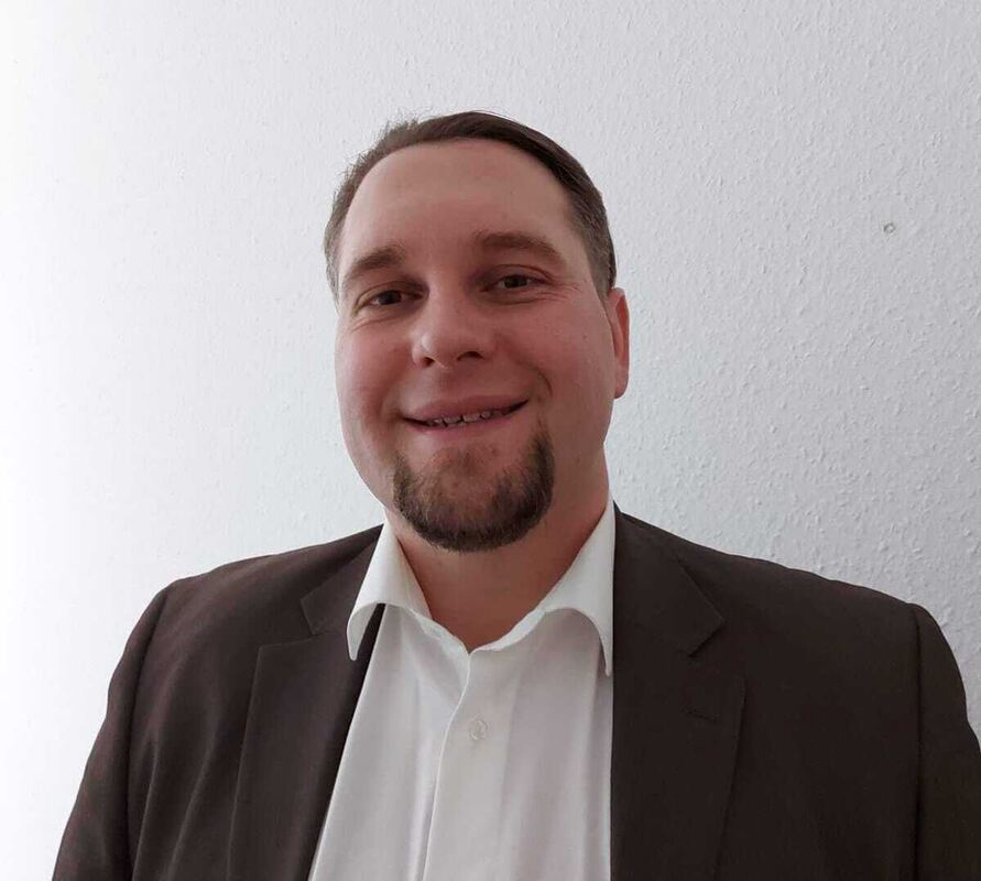 Zweiter Kandidat: Patrick Roth will OB von Metzingen werden - Neckar ...