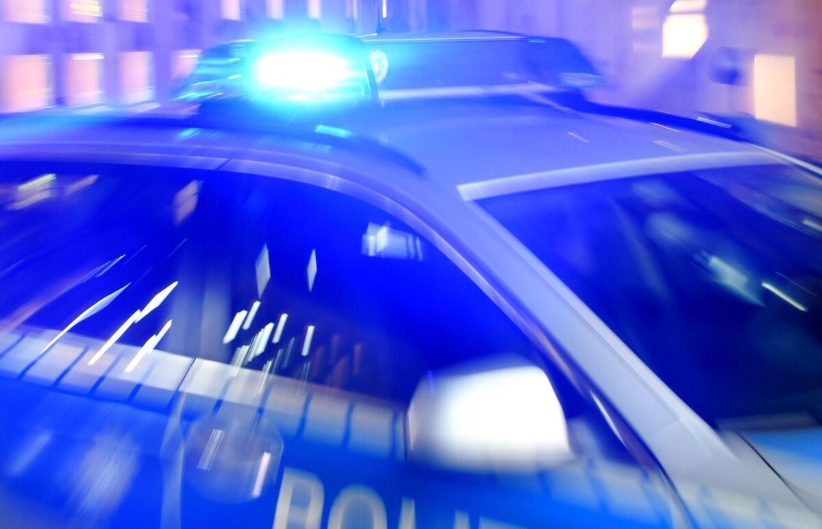 Verfolgungsjagd in Tübingen: Autodieb rammt Polizeiwagen und entkommt - Blaulicht-News ...