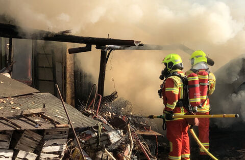 Freiwillige Feuerwehrleute sind in Metzingen knapp - Neckar + Erms ...