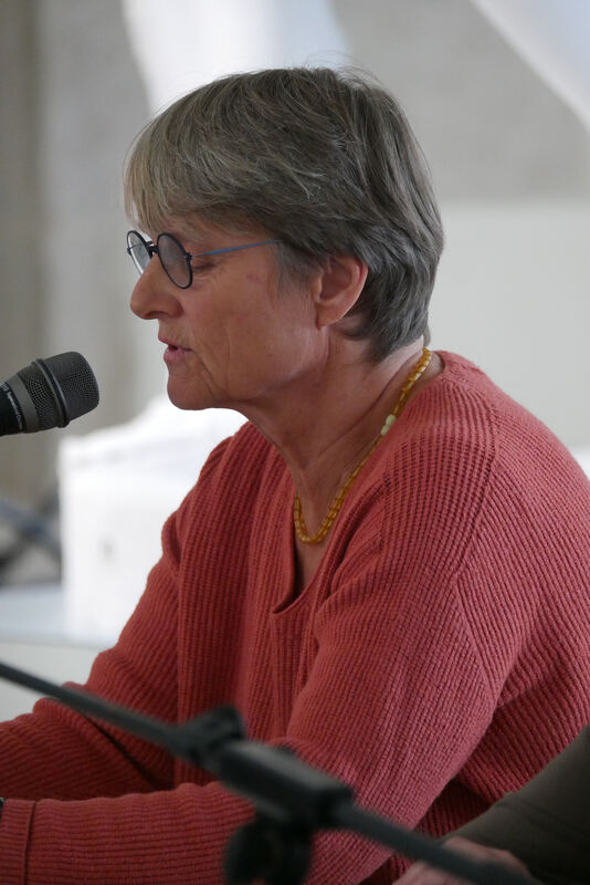 Eva Christina Zeller im Schlossmuseum: Übungen für Seelenverkäufer ...