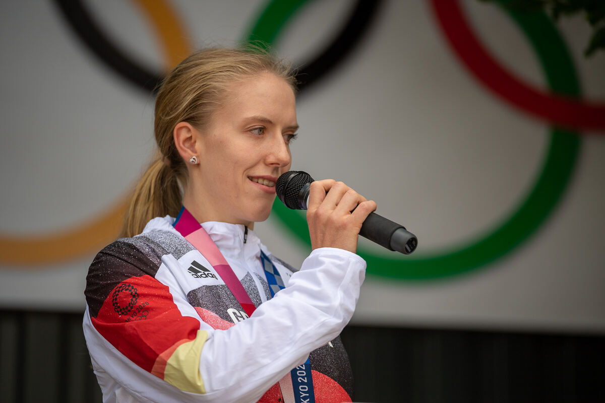 Eningen lobt zu Ehren von Olympiasiegerin Franziska Brauße einen ...