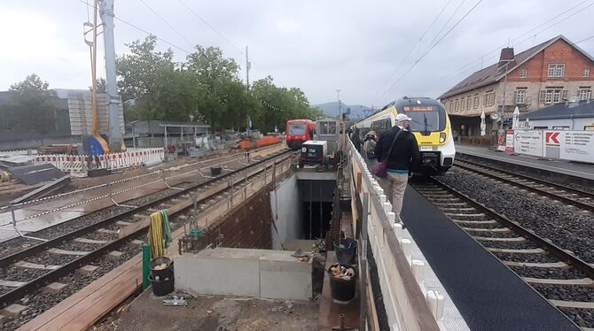 Arbeiten an Bahnstrecke: Busse fahren zwischen Reutlingen und Bad Urach ...
