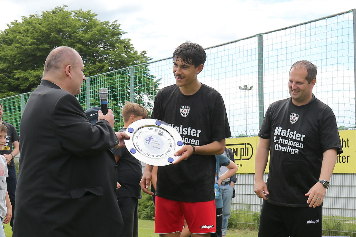 Derby-Sieg für die B-Junioren des VfL Pfullingen - Fußball Neckar-Alb ...