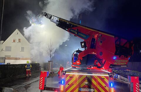 Garage brennt in Metzingen: Fast 100.000 Euro Schaden - Blaulicht-News ...