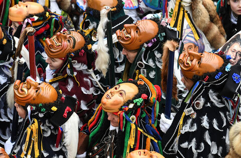 Die Narren erobern die Straßen im ganzen Land zurück - Land Baden ...