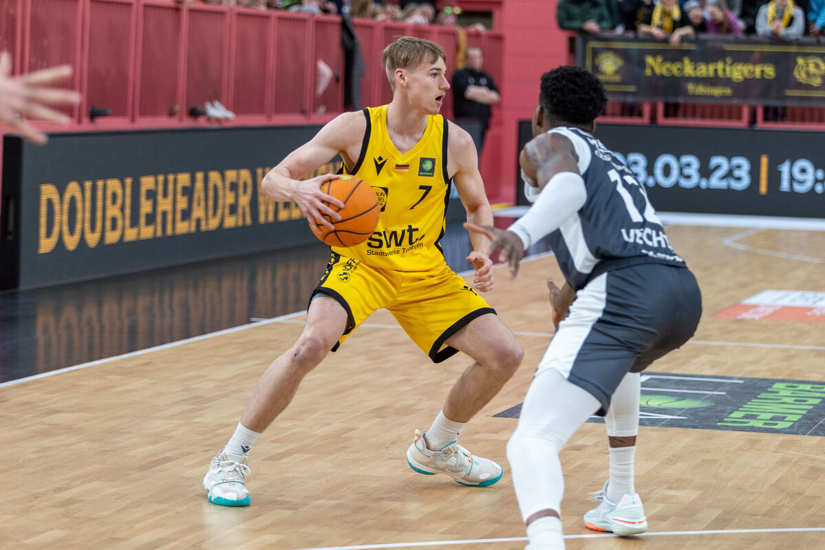 Tübinger 79:68-Sieg gegen Spitzenreiter Vechta - Tigers Tübingen ...
