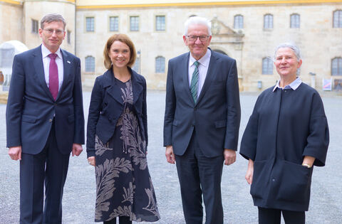 Ministerpräsident besucht Uni Tübingen: Geisteswissenschaften im Wandel ...