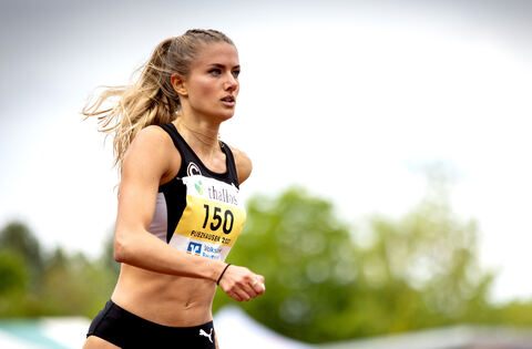 »Heißeste Leichtathletin der Welt« Alica Schmidt zieht Zuschauer in ...