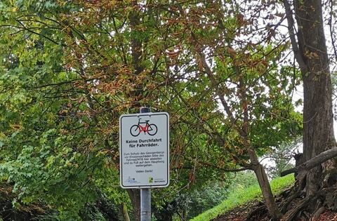 Wie Pfullingen das Radfahr-Verbot am Georgenberg-Gipfel durchsetzen ...
