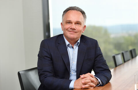 Manz AG trotz Verlust-Quartal mit steigenden Umsätzen und Gewinnen ...