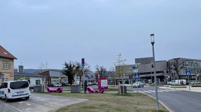 Die Brache vor dem Metzinger Bahnhof ist eine Zumutung - Region Neckar ...