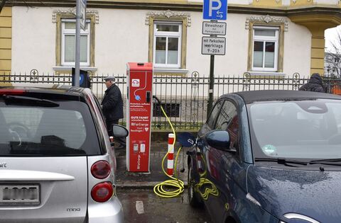 Neue E-Ladesäulen in Reutlingen sorgen für Verwirrung - Reutlingen - Reutlinger General-Anzeiger ...