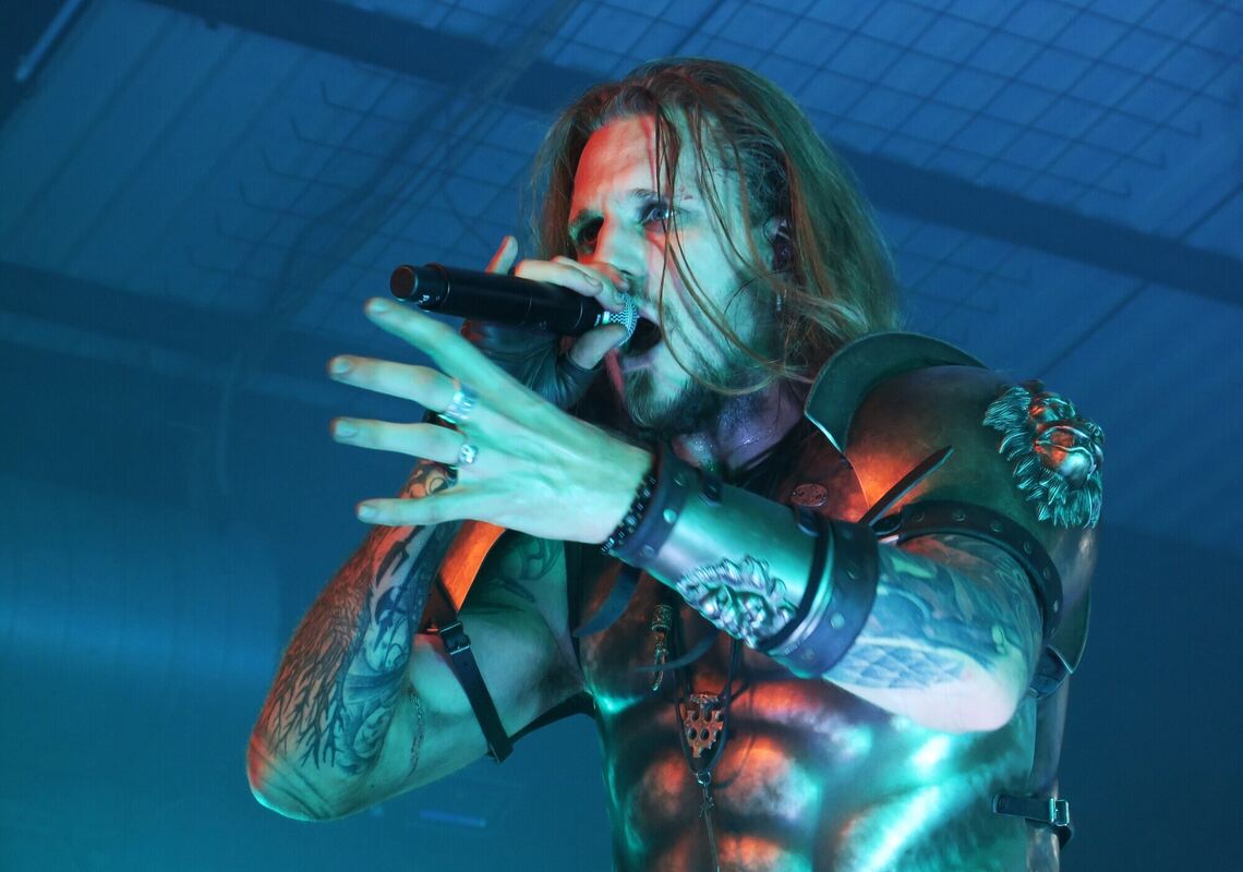 Gitarrenharte Fantasy: Dominum, Orden Ogan und Feuerschwanz im ...