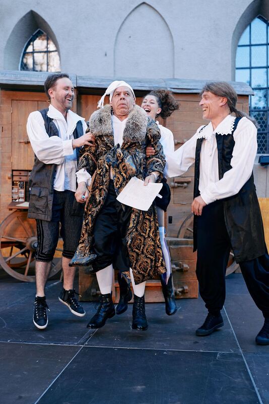 Liebeserklärung ans Theater: Reutlinger „Tonne“ bringt das Stück ...