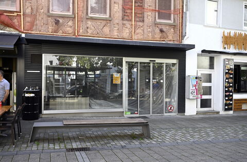 Was wird aus der Zeeb-Filiale am Reutlinger Albtorplatz? - Reutlingen ...