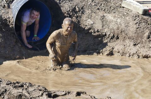 Schlamm und Seifenbad bei den Mudmates in Metzingen - Neckar + Erms ...