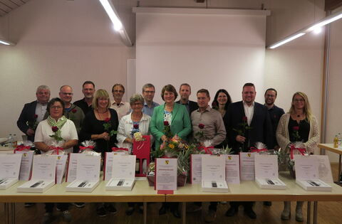 Jetzt ist der neue Rat von Walddorfhäslach im Amt - Region Neckar-Alb ...