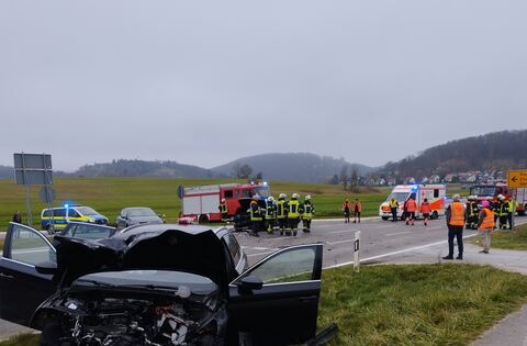 Neue Einzelheiten zum schweren Auto-Unfall bei Engstingen mit zwei Verletzten - Blaulicht-News ...