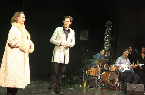 Wettbewerb um Worte, Silben und Reime am Landestheater Tübingen - Kreis ...