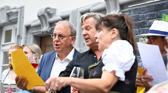 Oberbürgermeister Thomas Keck hat das 38. Reutlinger Weindorf eröffnet ...