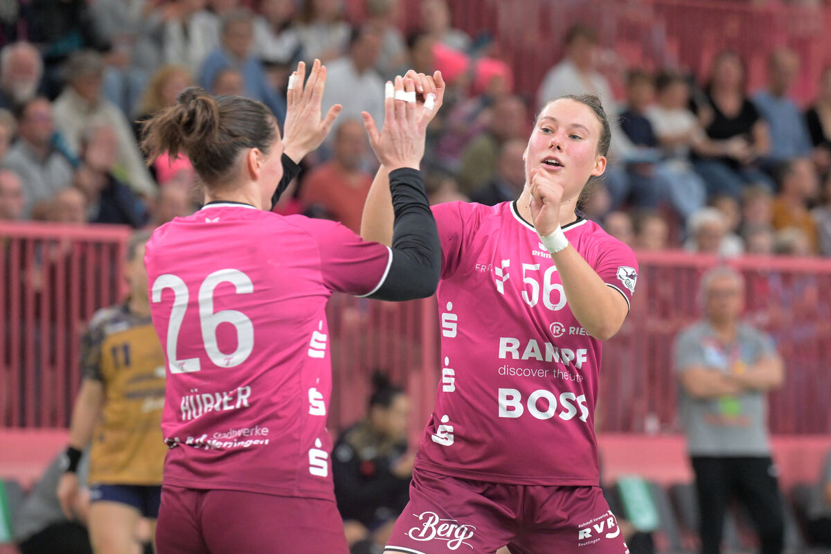 Metzinger Spielführerinnen Marie Weiss und Svenja Hübner als Matchwinner - TuS Metzingen ...