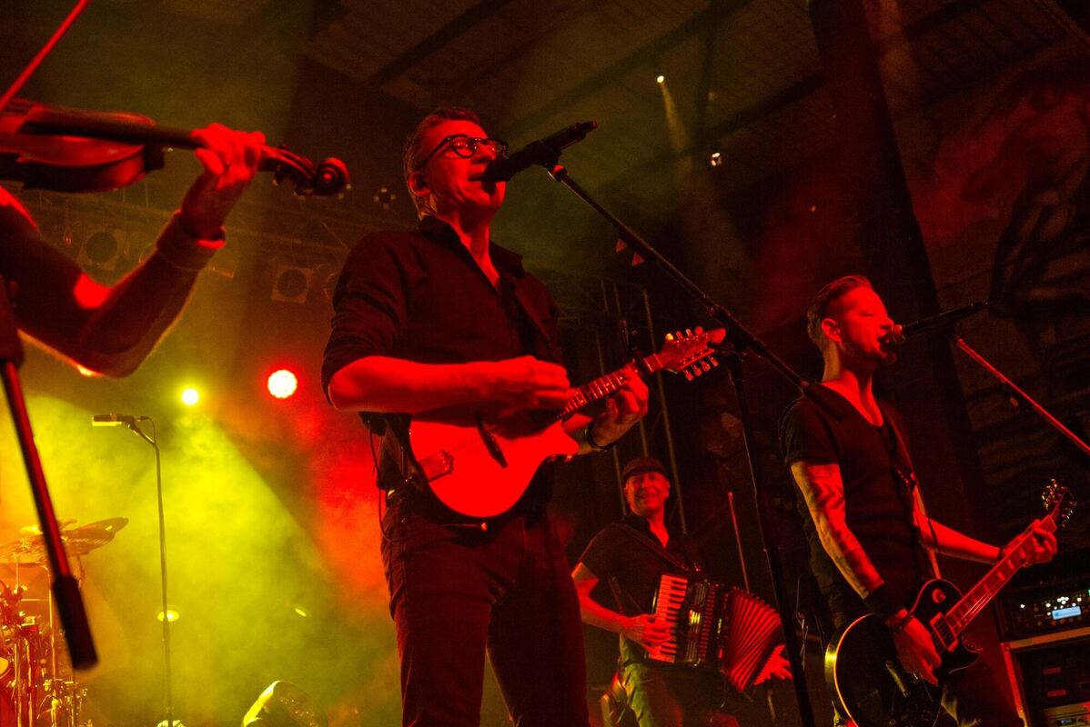 Die Folkrockband Fiddler's Green gibt im Stuttgarter LKA Vollgas ...