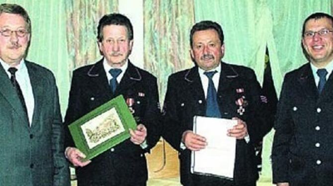 Jetzt erst ist die Truppe komplett - Über die Alb - Reutlinger General ...