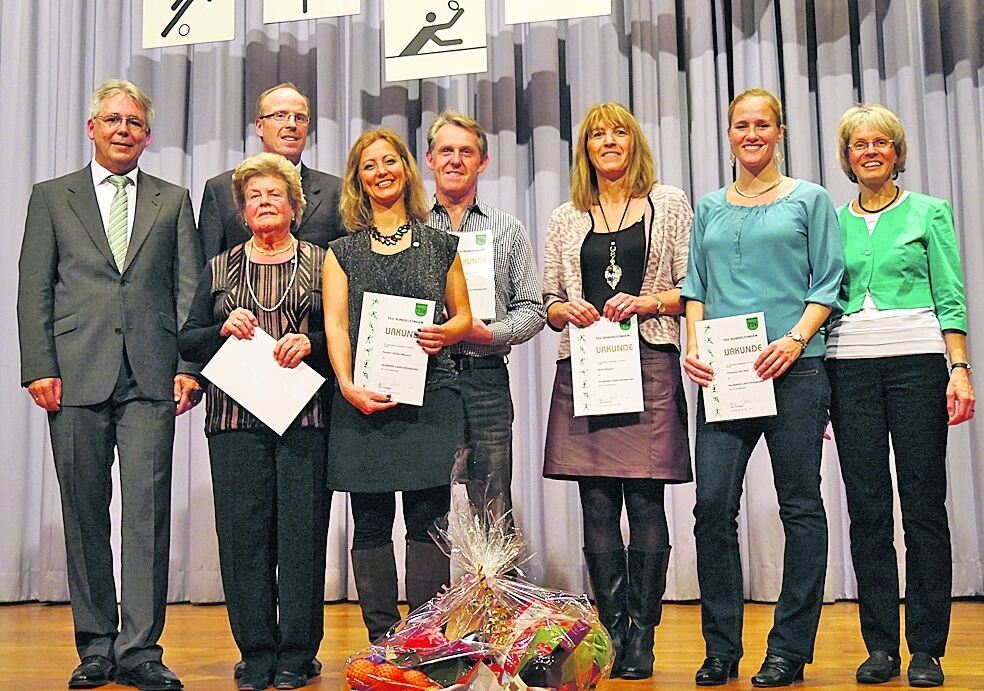 Beim Feiern sind sich alle einig - Reutlingen - Reutlinger General ...